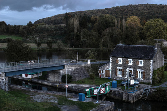 Chooz Images – Browse 26 Stock Photos, Vectors, and Video | Adobe Stock