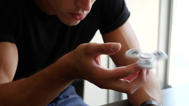 Fidgets Imagens – Procure 35,239 fotos, vetores e vídeos | Adobe Stock