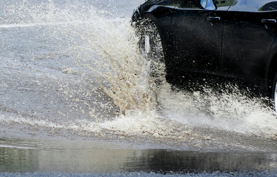 Downpour Images – Browse 100,452 Stock Photos, Vectors, and Video ...