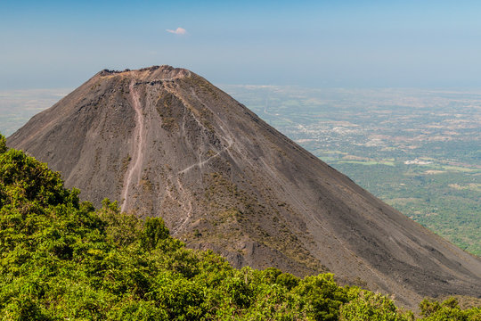 Imágenes de Izalco: descubre bancos de fotos, ilustraciones, vectores y ...