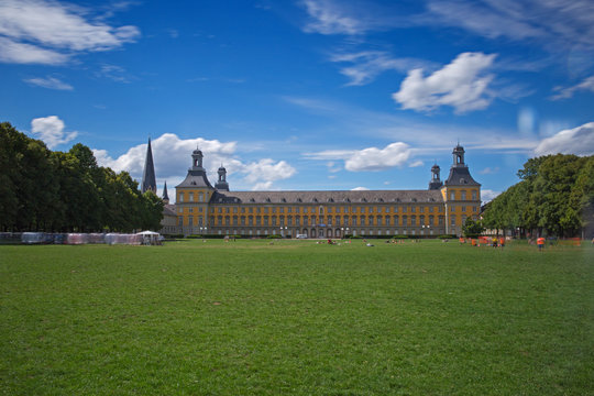 รูปภาพHofgartenwiese – เลือกดูภาพถ่ายสต็อก เวกเตอร์ และวิดีโอ12 | Adobe ...