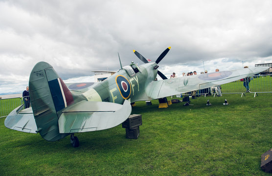 Spitfires Images – Browse 52 Stock Photos, Vectors, and Video | Adobe Stock