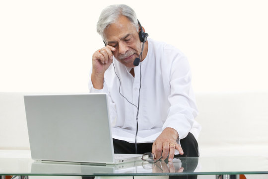 Old Man Wearing Headphones Images – Browse 3,178 Stock Photos, Vectors ...
