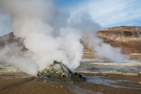 Solfatar bilder – Bläddra bland 313 stockfoton, vektorer och videor ...