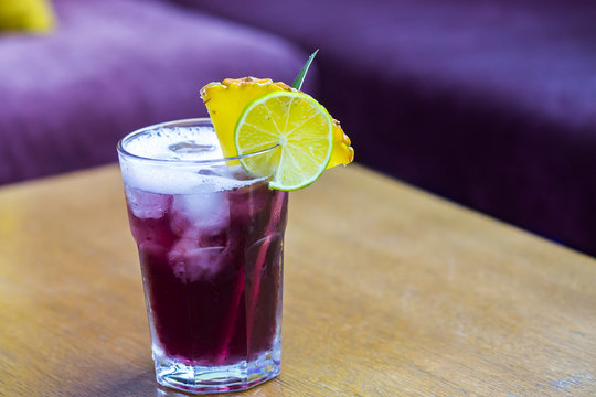 「Woo-Woo」の写真素材 | 13件の無料イラスト画像 | Adobe Stock