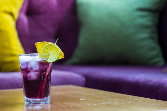 「Woo-Woo」の写真素材 | 13件の無料イラスト画像 | Adobe Stock