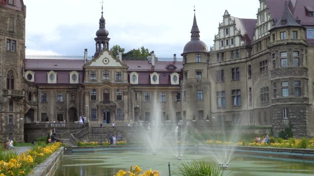 รูปภาพZamek – เลือกดูภาพถ่ายสต็อก เวกเตอร์ และวิดีโอ40,647 | Adobe Stock