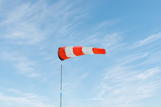 "Wind Sleeve" Immagini - Sfoglia 15,061 foto, vettoriali e video Stock ...