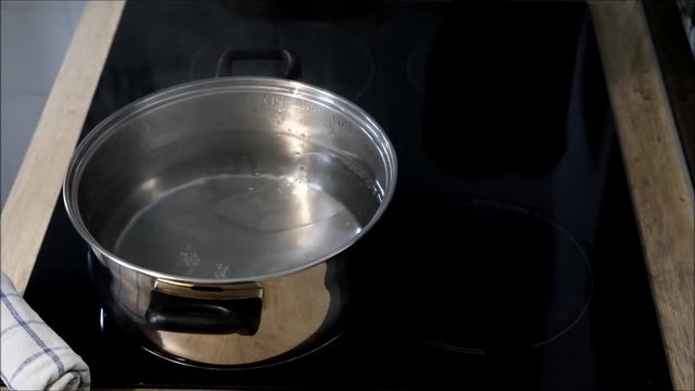 Abkochen Bilder – Durchsuchen 1,563 Archivfotos, Vektorgrafiken und ...