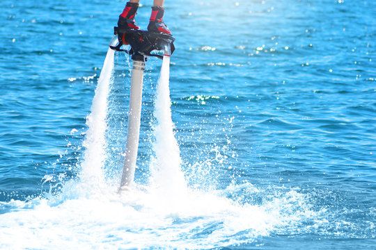 Flyboarding Bilder – Durchsuchen 1,126 Archivfotos, Vektorgrafiken und ...