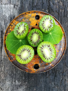 Kiwibeeren Images – Browse 62 Stock Photos, Vectors, and Video | Adobe ...