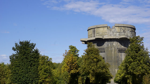 Flakturm Bilder – Durchsuchen 458 Archivfotos, Vektorgrafiken und ...
