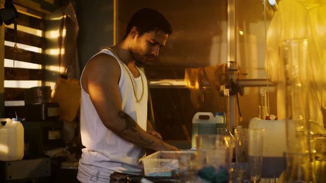 Obrázky Smuggler – procházejte fotografie, vektory a videa 15,602 ...