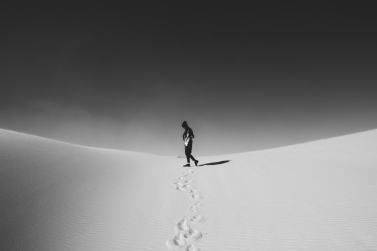 Alone Bilder – Durchsuchen 6,302,034 Archivfotos, Vektorgrafiken und ...