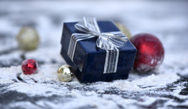 Julklapp bilder – Bläddra bland 48,942 stockfoton, vektorer och videor ...