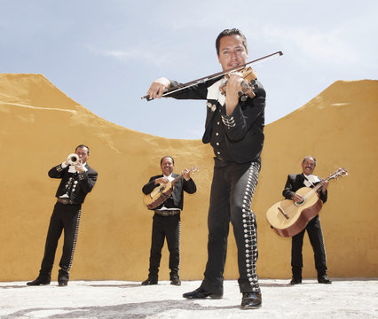 รูปภาพBallistite – เลือกดูภาพถ่ายสต็อก เวกเตอร์ และวิดีโอ86 | Adobe Stock