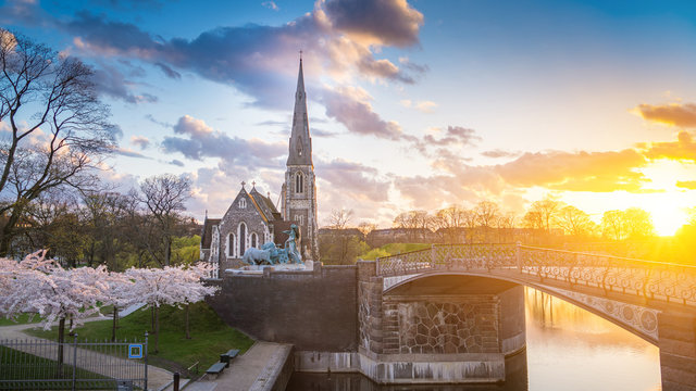 รูปภาพAlban – เลือกดูภาพถ่ายสต็อก เวกเตอร์ และวิดีโอ3,273 | Adobe Stock