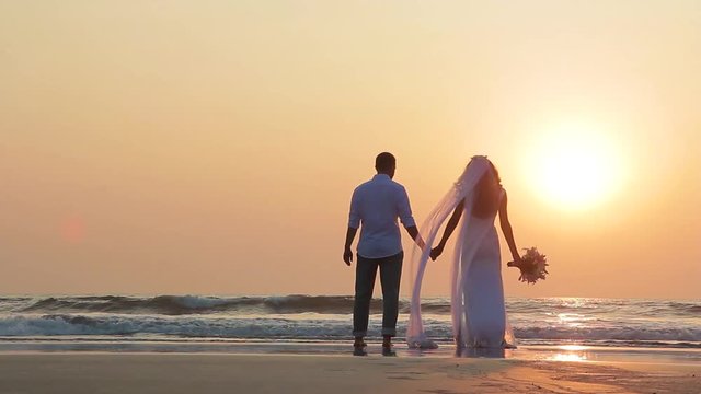 Honeymooncouple bilder – Bläddra bland 70 stockfoton, vektorer och ...