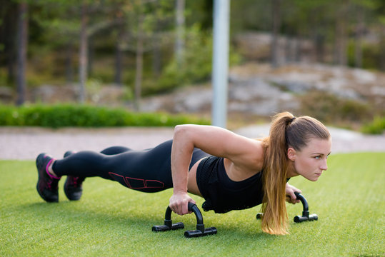 รูปภาพStreching – เลือกดูภาพถ่ายสต็อก เวกเตอร์ และวิดีโอ1,017,394 ...