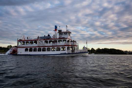 รูปภาพSternwheeler – เลือกดูภาพถ่ายสต็อก เวกเตอร์ และวิดีโอ2,306 ...
