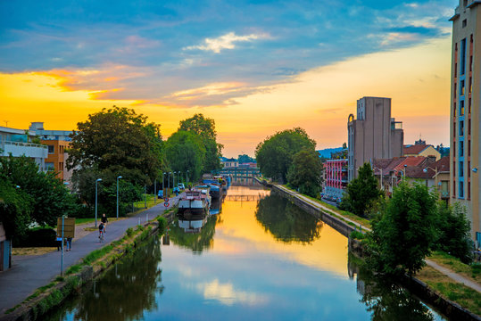 Nancy Bilder – Durchsuchen 12,559 Archivfotos, Vektorgrafiken und ...