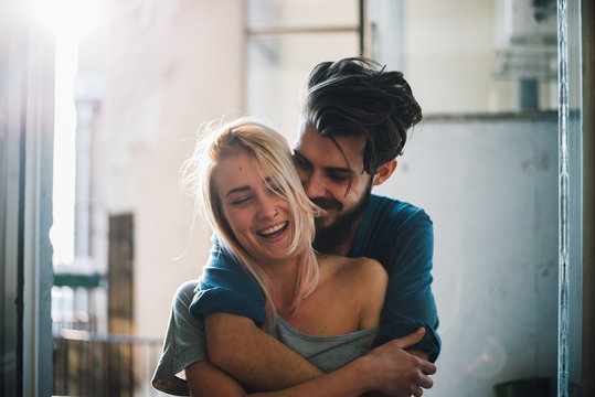 Hug Bilder – Durchsuchen 2,377,672 Archivfotos, Vektorgrafiken und ...
