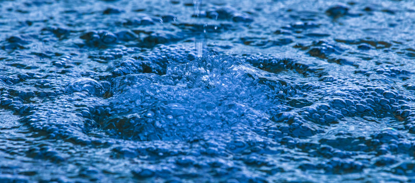 Wasserquelle bilder – Bläddra bland 826 stockfoton, vektorer och videor ...