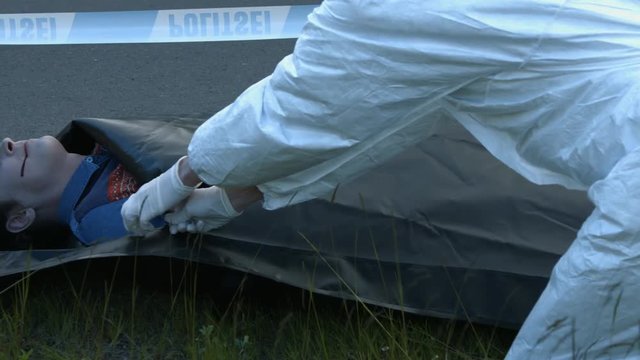 "Body Bag" Images – Parcourir 1,317 le catalogue de photos, vecteurs et ...