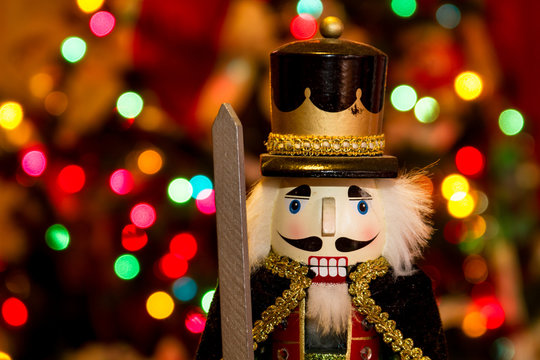 "Nutcracker Statue" Images – Browse 167 Stock Photos, Vectors, and ...