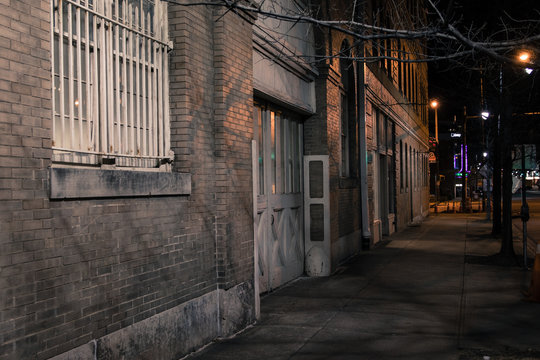 รูปภาพAlleyway – เลือกดูภาพถ่ายสต็อก เวกเตอร์ และวิดีโอ633,611 | Adobe ...