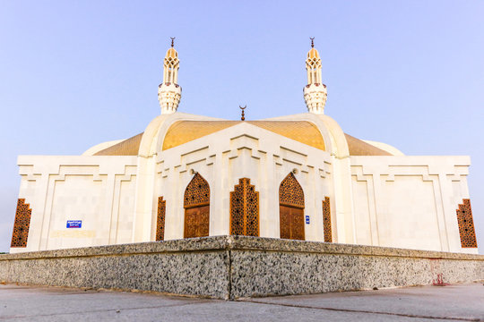 รูปภาพRahmah – เลือกดูภาพถ่ายสต็อก เวกเตอร์ และวิดีโอ95 | Adobe Stock