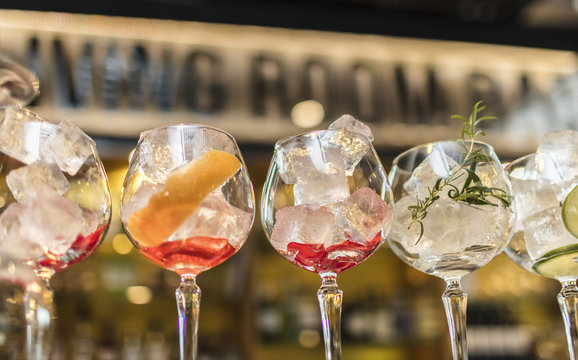 Mixology Images – Browse 14,785 Stock Photos, Vectors, and Video ...