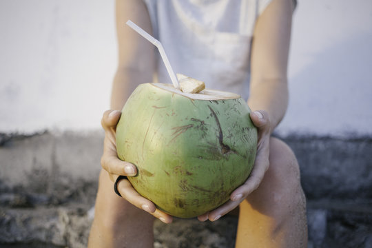 รูปภาพCoconut – เลือกดูภาพถ่ายสต็อก เวกเตอร์ และวิดีโอ1,083,524 | Adobe ...