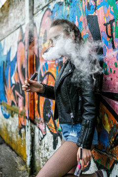 「Esmoke」の画像 - 1,063 件の Stock 写真、ベクターおよびビデオ | Adobe Stock