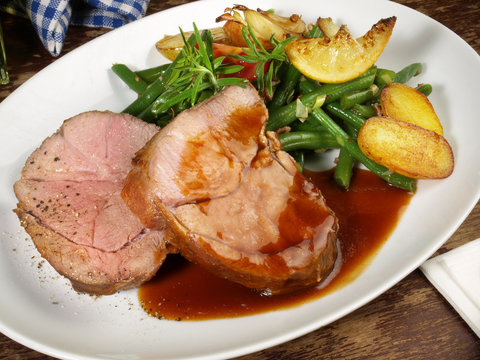 รูปภาพLammbraten – เลือกดูภาพถ่ายสต็อก เวกเตอร์ และวิดีโอ698 | Adobe Stock