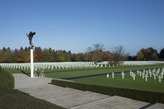Begraafplaats Bilder – Durchsuchen 358 Archivfotos, Vektorgrafiken und ...