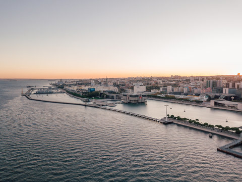 รูปภาพTelecabin – เลือกดูภาพถ่ายสต็อก เวกเตอร์ และวิดีโอ298 | Adobe Stock