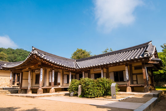 「Yesan-Gun」の写真素材 | 28,467件の無料イラスト画像 | Adobe Stock