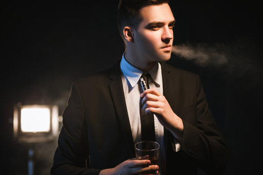 High Class"」の写真素材 | 5,006件の無料イラスト画像 | Adobe Stock