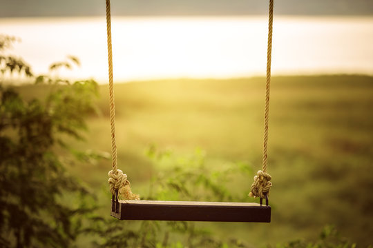 Imágenes de Columpio: descubre bancos de fotos, ilustraciones, vectores ...