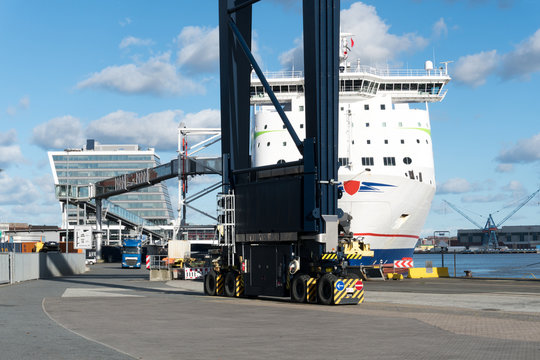 Stenaline-Bilder: Stock-Fotos & -Videos. | Adobe Stock