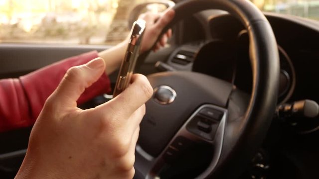 "Texting While Driving" Images – Browse 949 Stock Photos, Vectors, and ...