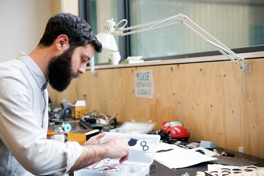 950,277 BEST Assembling IMAGES, STOCK PHOTOS & VECTORS | Adobe Stock