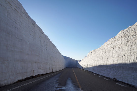 "Snow Wall" Images – Browse 535 Stock Photos, Vectors, and Video ...