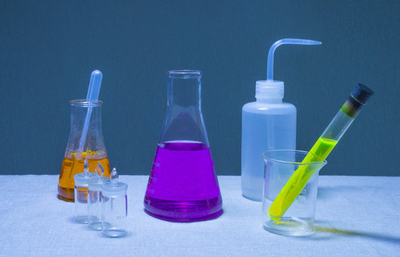 รูปภาพUranin – เลือกดูภาพถ่ายสต็อก เวกเตอร์ และวิดีโอ403 | Adobe Stock