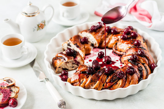 dolphy_tv photos, images, assets | Adobe Stock