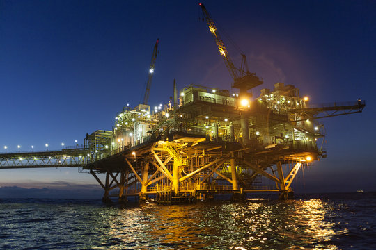 2,225,634 BEST Rig IMAGES, STOCK PHOTOS & VECTORS | Adobe Stock