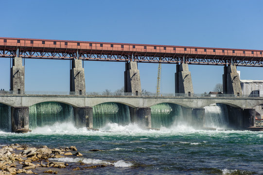 รูปภาพFlusskraftwerk – เลือกดูภาพถ่ายสต็อก เวกเตอร์ และวิดีโอ107 ...