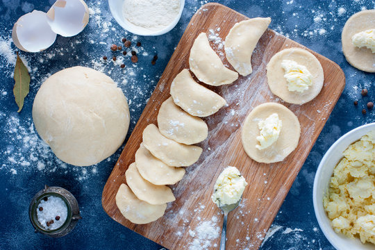 「Pyrogy」の画像 - 25,077 件の Stock 写真、ベクターおよびビデオ | Adobe Stock