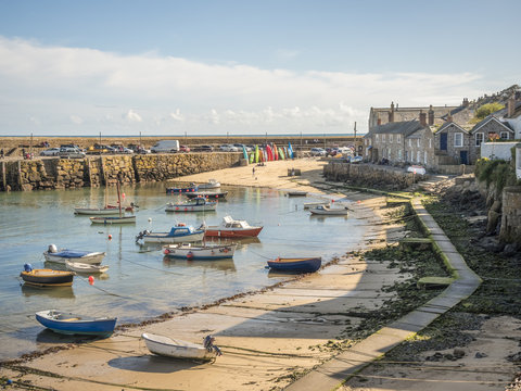 รูปภาพMousehole – เลือกดูภาพถ่ายสต็อก เวกเตอร์ และวิดีโอ502 | Adobe Stock
